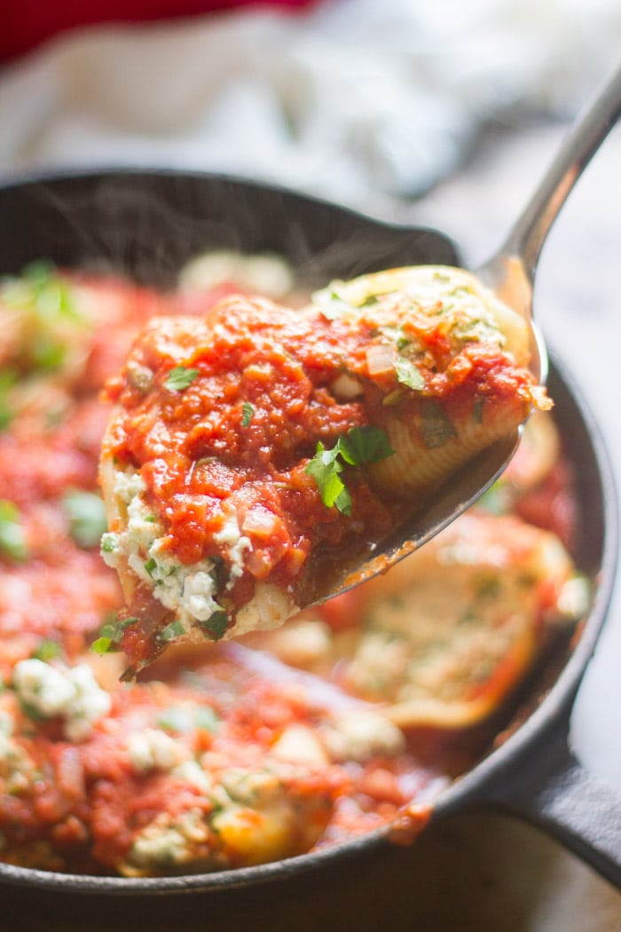 Vegan Stuffed Shells Florentine - Connoisseurus Veg