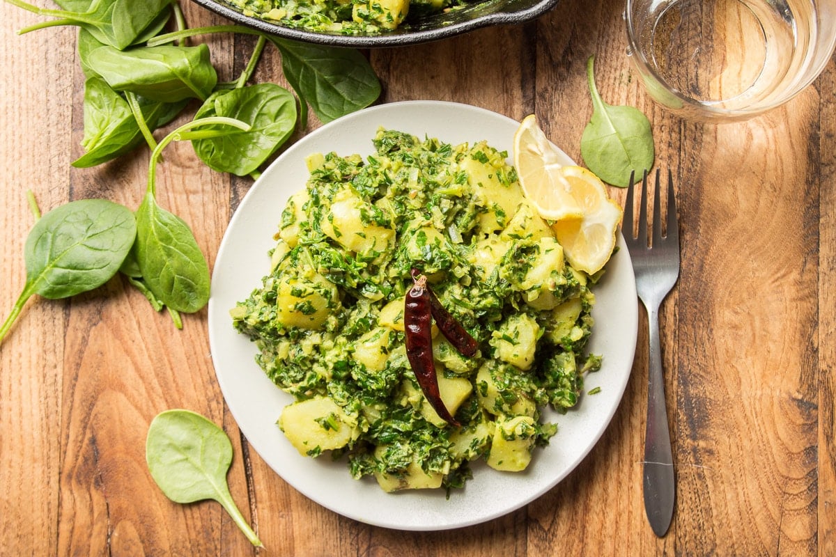 Potato Spinach Curry (Aloo Palak) - Connoisseurus Veg