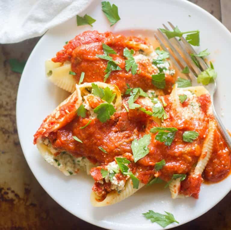 Vegan Stuffed Shells Florentine - Connoisseurus Veg