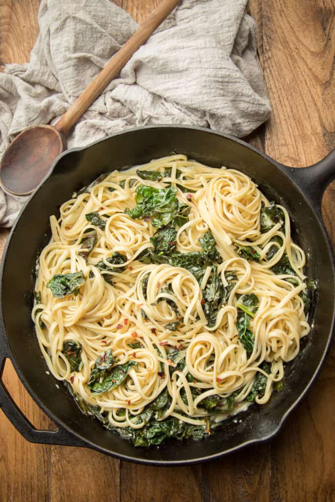 Creamy Kale Pasta - Connoisseurus Veg