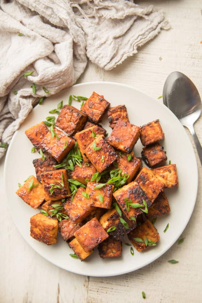 Irresistible Smoky Marinated Tempeh - Connoisseurus Veg