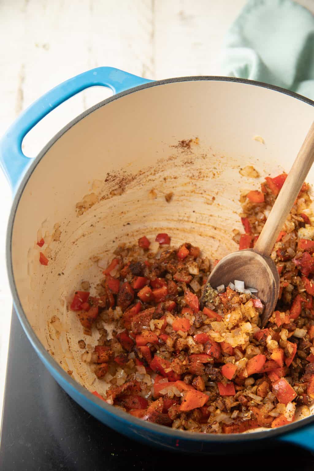 Spicy Cauliflower Chili - Connoisseurus Veg