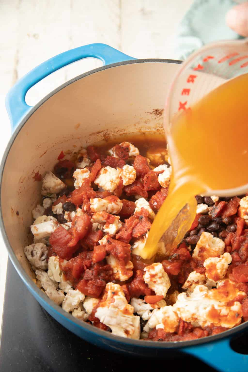 Spicy Cauliflower Chili - Connoisseurus Veg