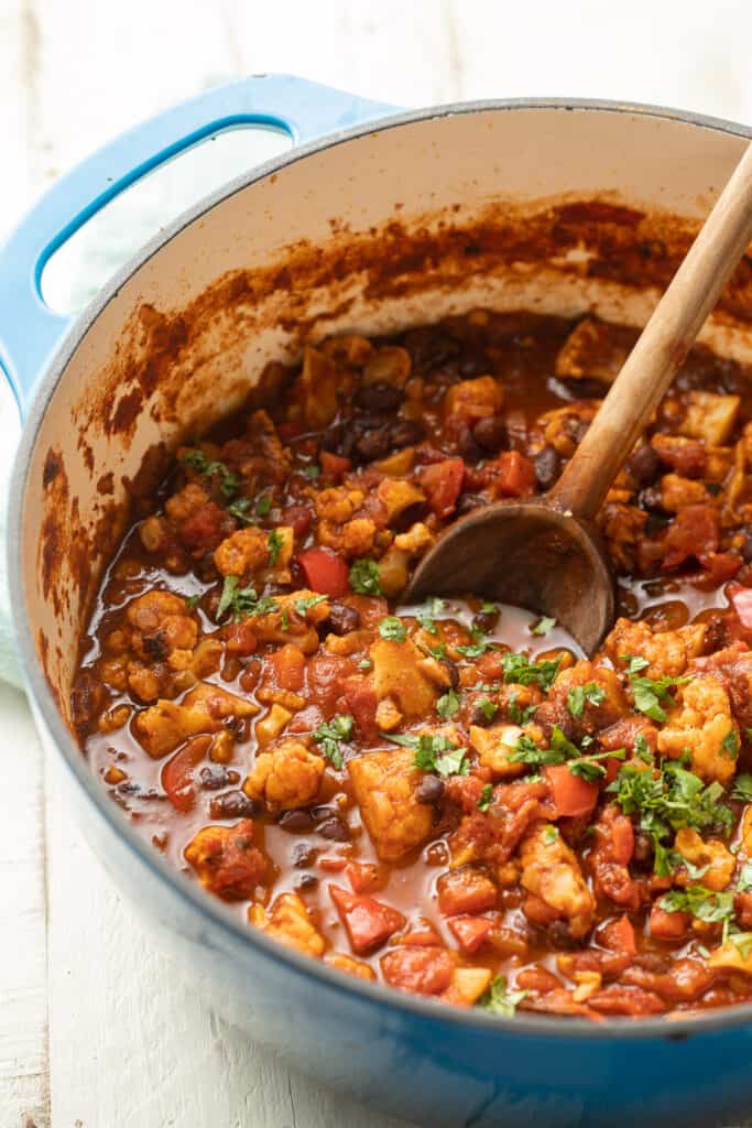 Spicy Cauliflower Chili - Connoisseurus Veg