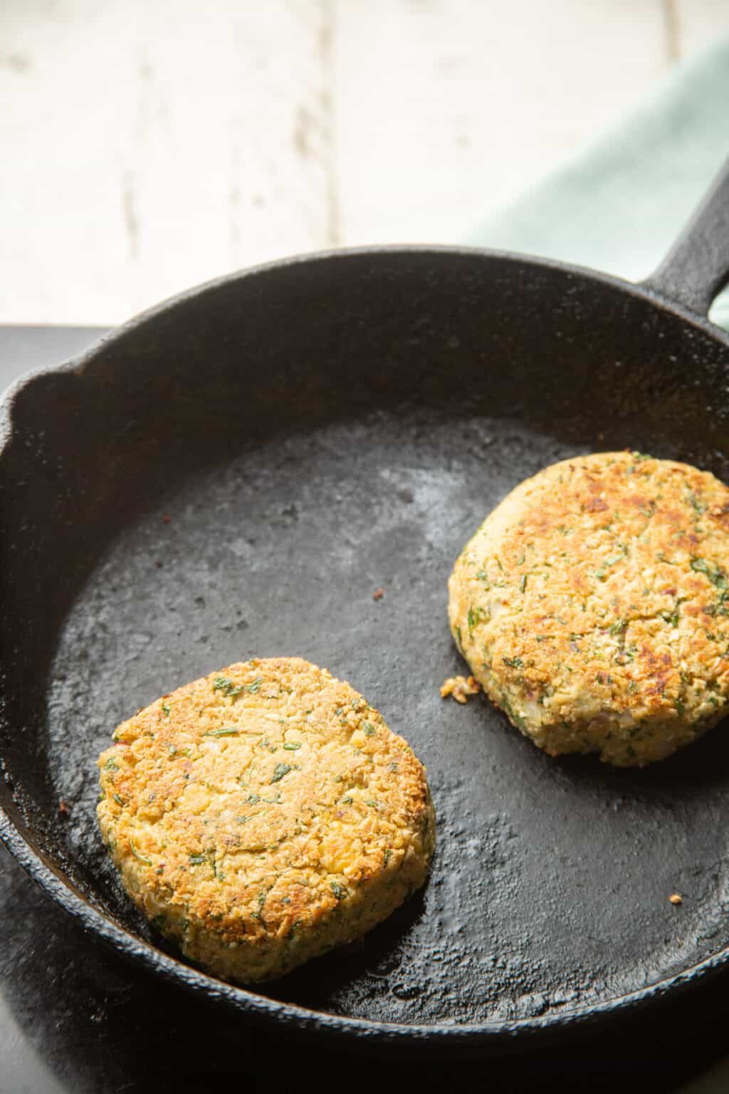 Easy Falafel Burgers - Connoisseurus Veg