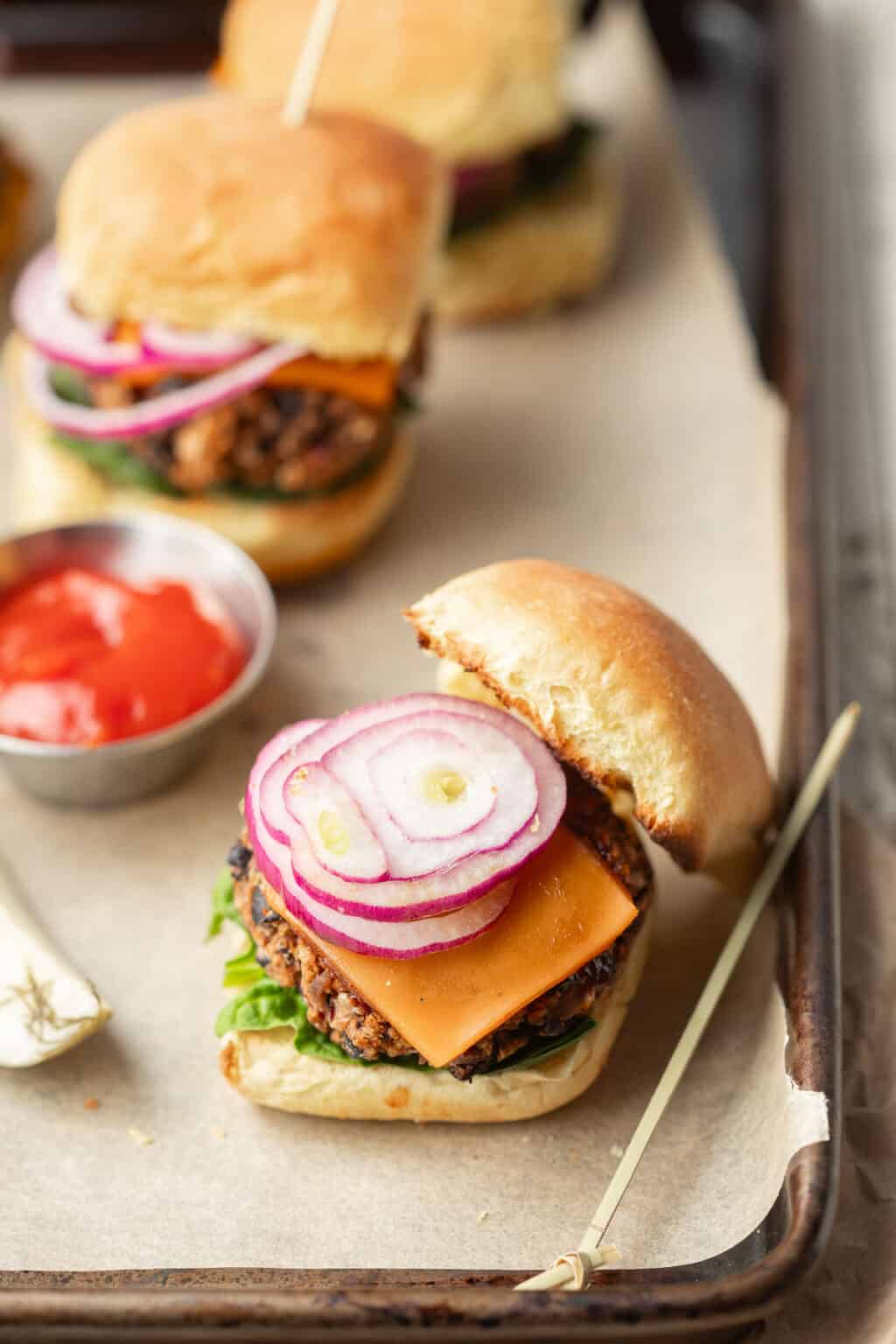 Barbecue Black Bean Vegan Sliders - Connoisseurus Veg