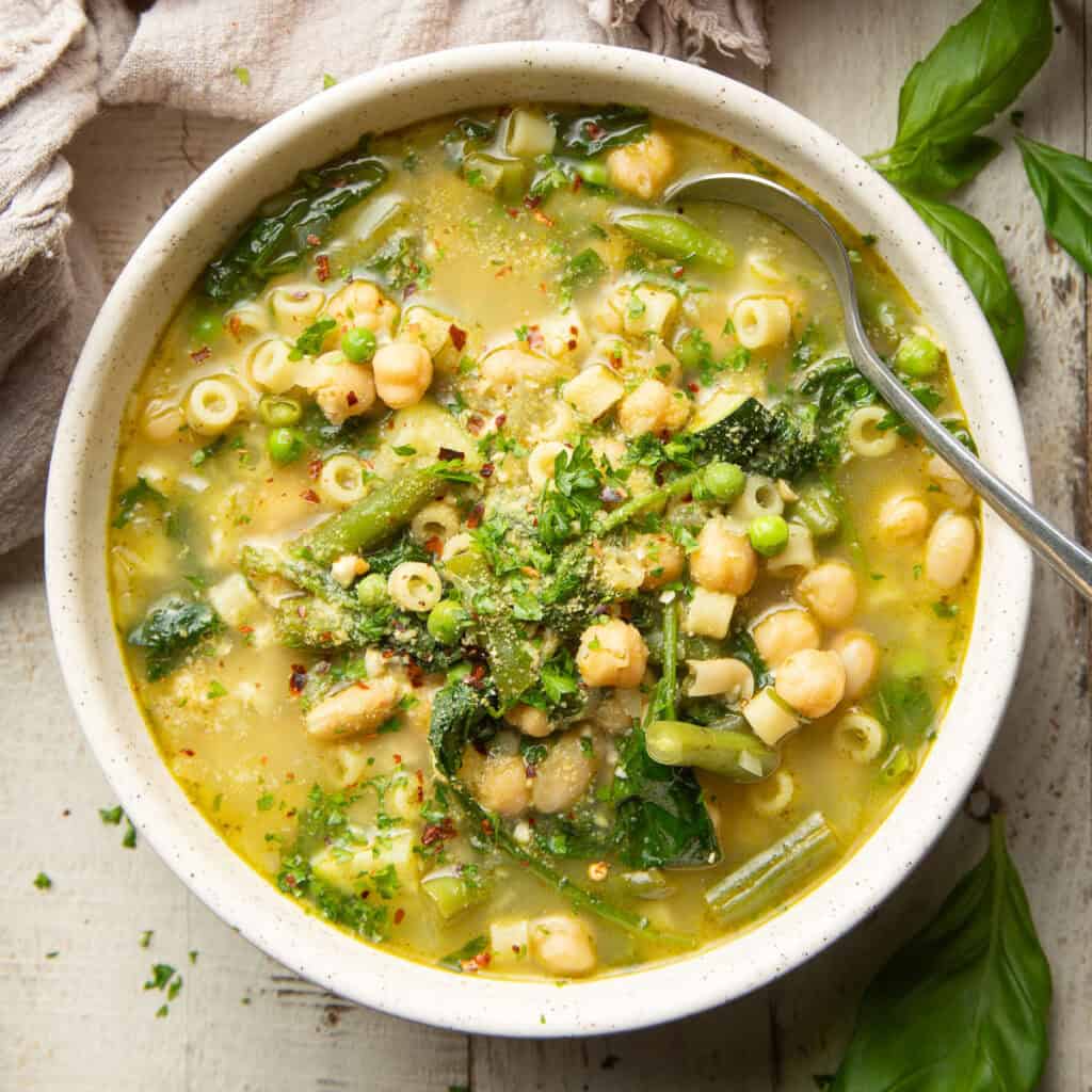 Green Minestrone Soup - Connoisseurus Veg