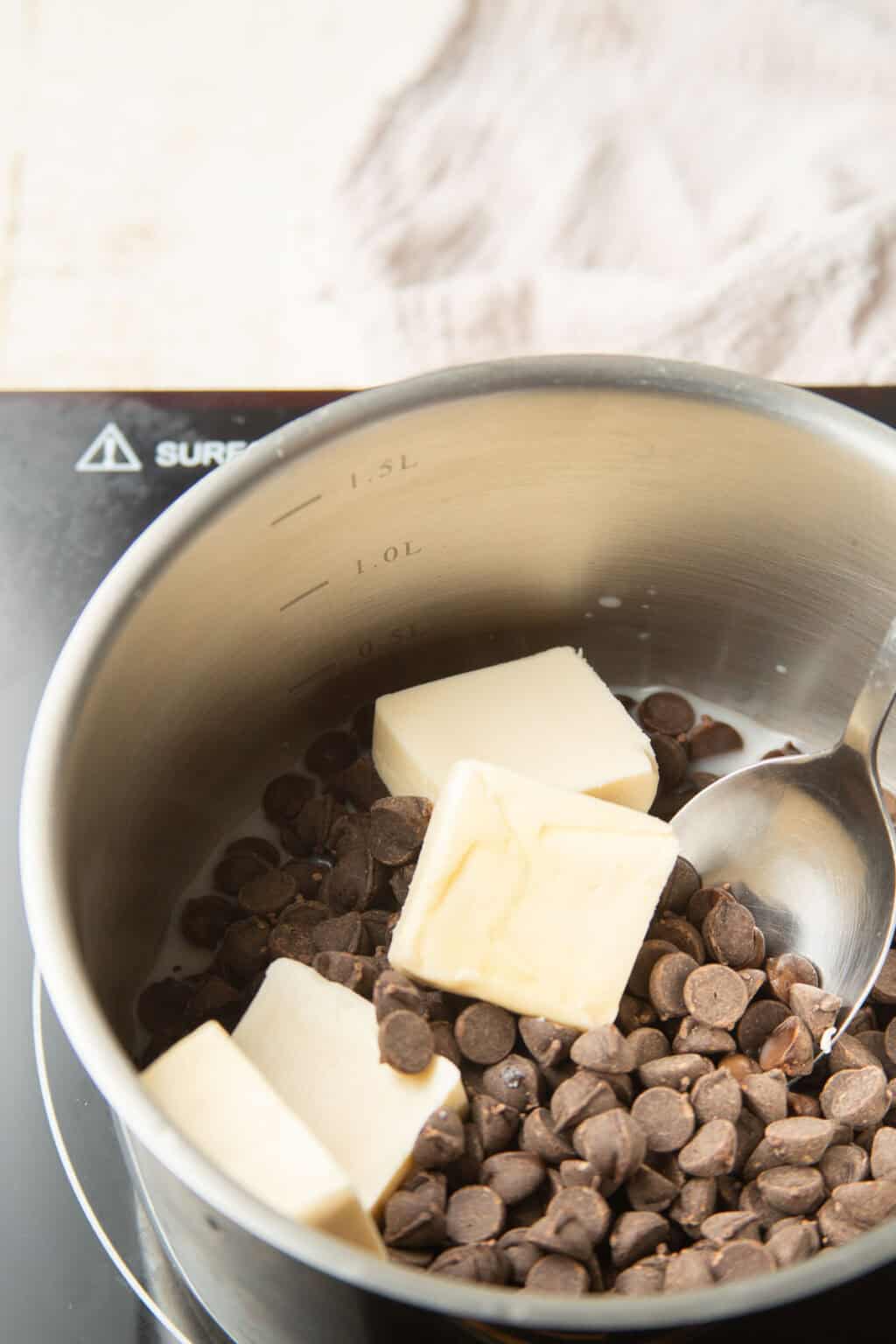 Easy Vegan Fudge - Connoisseurus Veg (Six Ingredients!)