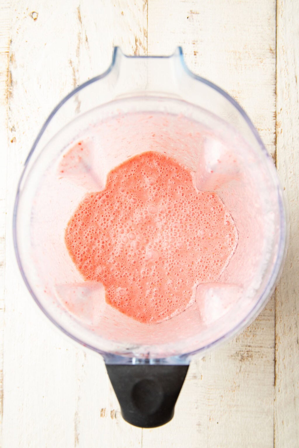 Creamy Strawberry Popsicles (4 Ingredients & Vegan!) - Connoisseurus Veg