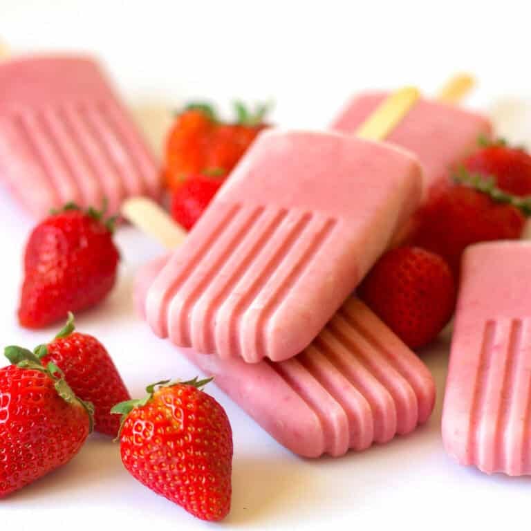 Creamy Strawberry Popsicles (4 Ingredients & Vegan!) - Connoisseurus Veg