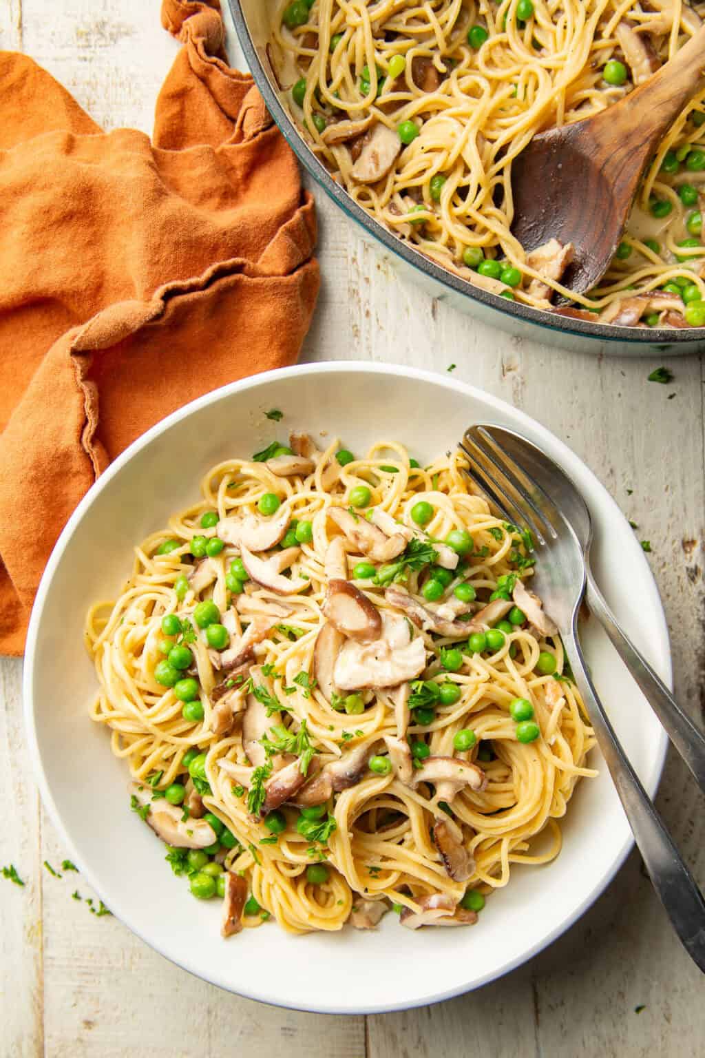 Creamy Miso Pasta - Connoisseurus Veg