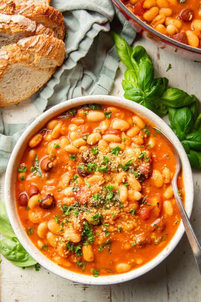Mediterranean White Bean Stew - Connoisseurus Veg