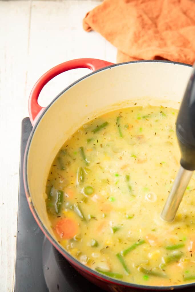 Creamy Vegetable Chowder - Connoisseurus Veg
