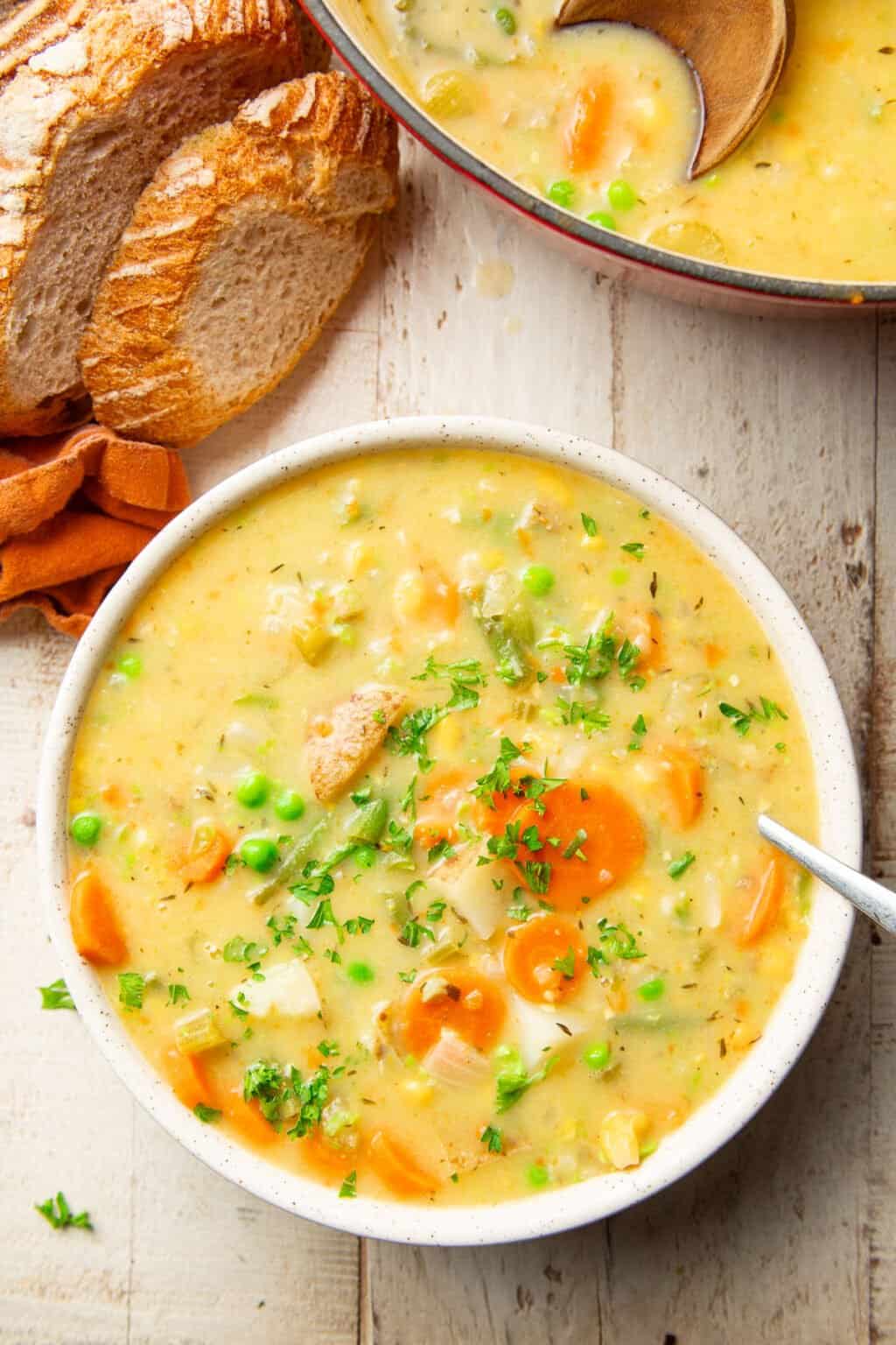 Creamy Vegetable Chowder - Connoisseurus Veg